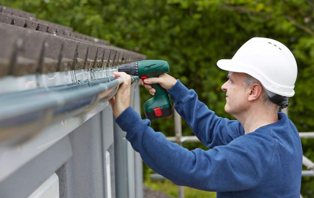 Gutter Repair Vs. Replacement: Which Is Right for You? - Gutter Masters ...