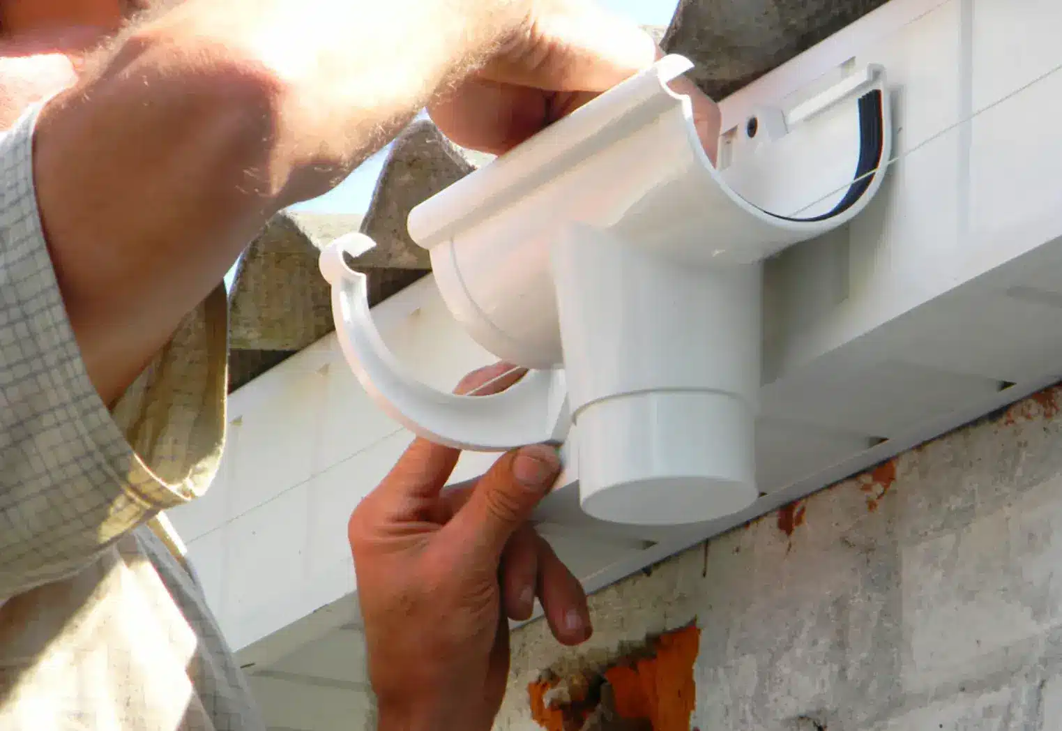 Comparing Aluminum vs. Vinyl Gutter Installation: Which Is Right for ...